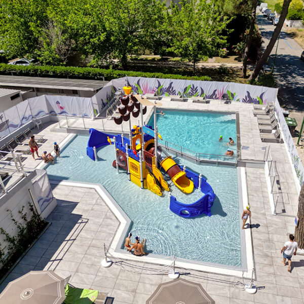 Hotel con piscina - Hotel Roxy 3 stelle a Pinarella di Cervia